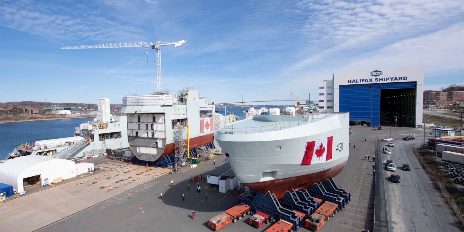 Transporting the bow mega-block of Canada's second AOPS - Irving ...