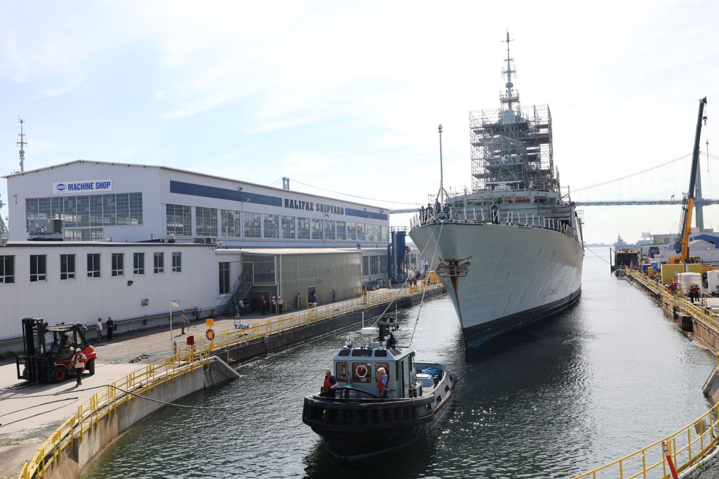 HMCS Montreal arrives at Halifax Shipyard for docking work period ...